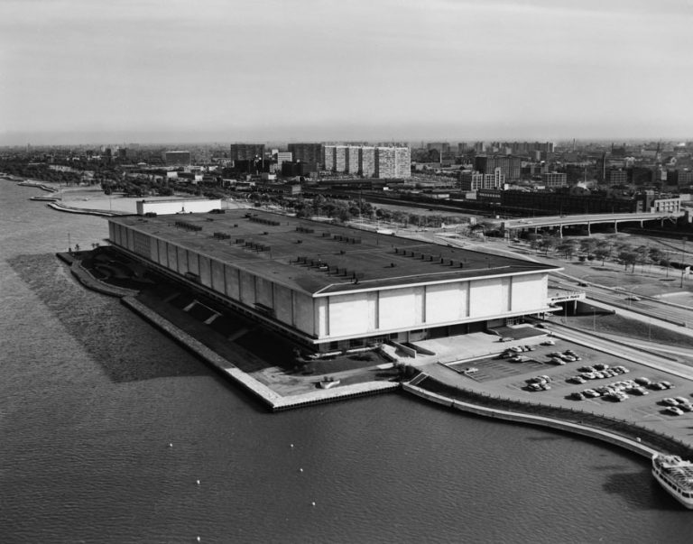 From Hotels to McCormick Place: A History of the International Home ...